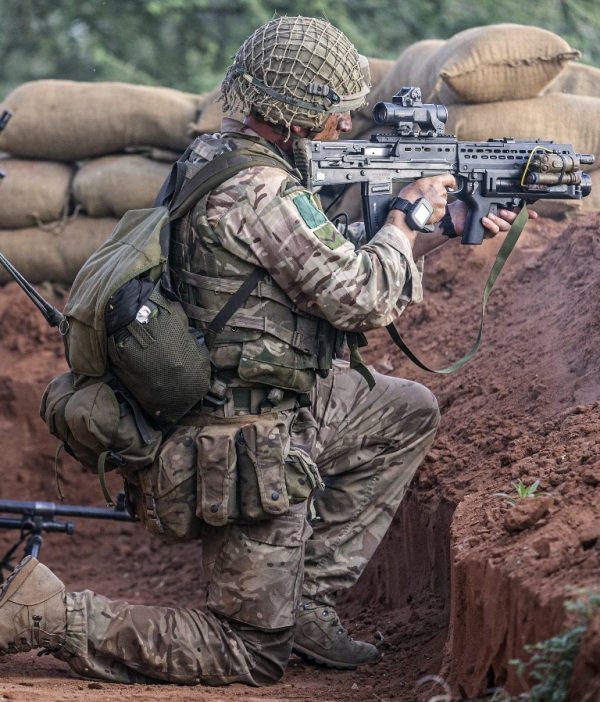 Airborne Webbing and Yoke from KitPimp UK in MTP - Medium